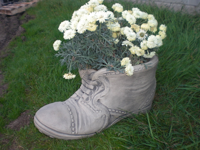 Large Boot Planter – Bow Garden Centre